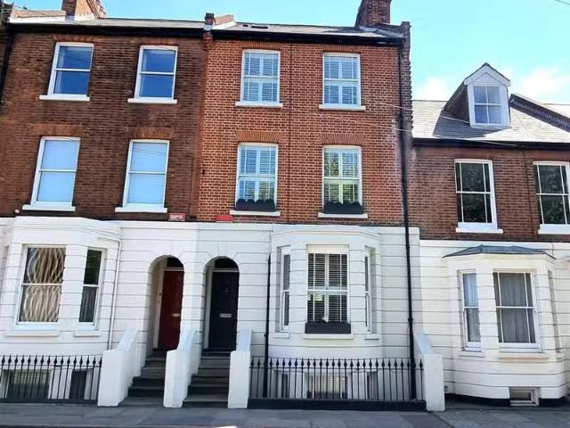 4 bedroom terraced house for rent in Station Road West, Canter.