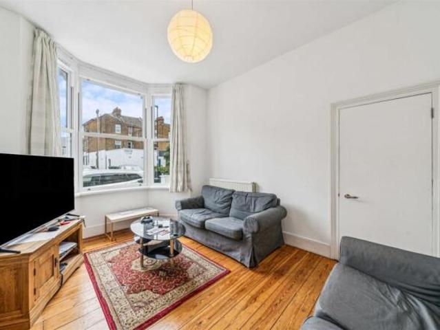 4 bedroom terraced house for rent in Sulina Road, SW2