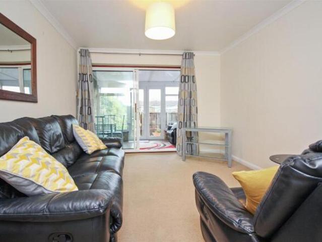 4 bedroom terraced house for rent in Sundridge Close, Canterbury, CT2