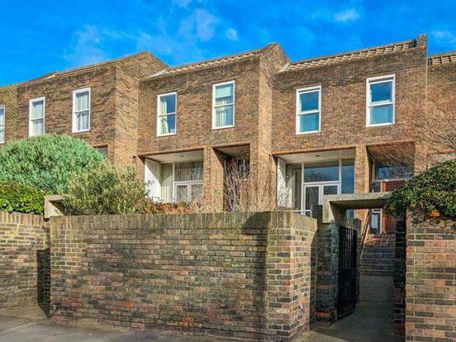4 bedroom terraced house for rent in Portland Terrace Richmond Green Richmond TW9