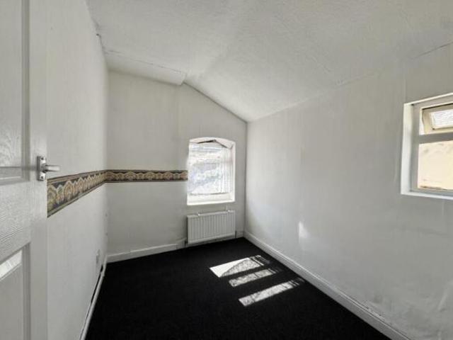4 bedroom terraced house for rent in Palace Road, Birmingham, B9