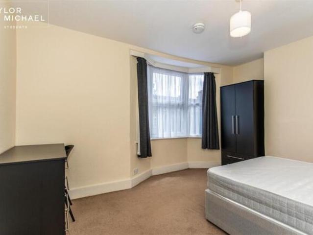 4 bedroom terraced house for rent in Park Crescent Road, Brighton, BN2