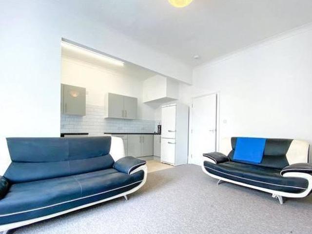 4 bedroom terraced house for rent in Paston Place Brighton BN2