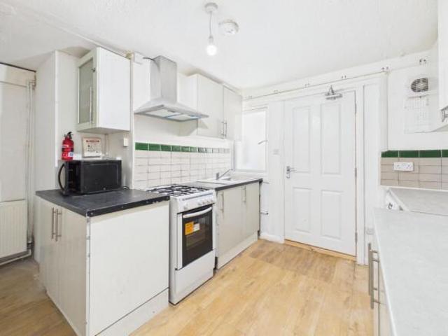 4 bedroom terraced house for rent in Pegasus Road, Oxford, OX4