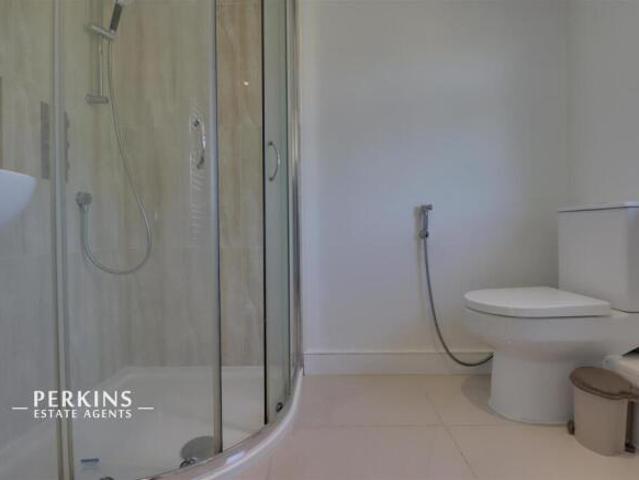 4 bedroom terraced house for rent in Perivale, UB6