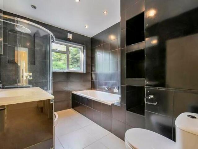 4 bedroom terraced house for rent in Priory Gardens, Highgate, London, N6