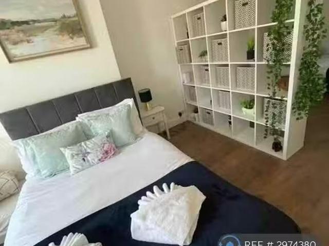 4 bedroom terraced house for rent in Princes Road, Dartford, DA2