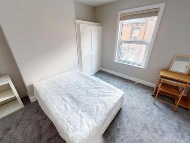4 bedroom terraced house for rent in Quarry Place, Woodhouse, Leeds, LS6