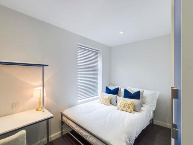 4 bedroom terraced house for rent in Queen Anne Street, Stoke, ST4