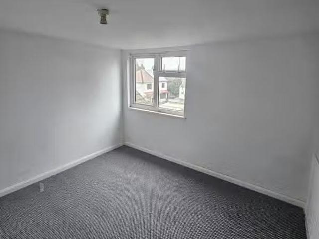 4 bedroom terraced house for rent in Queen Mary's Road, Covent.