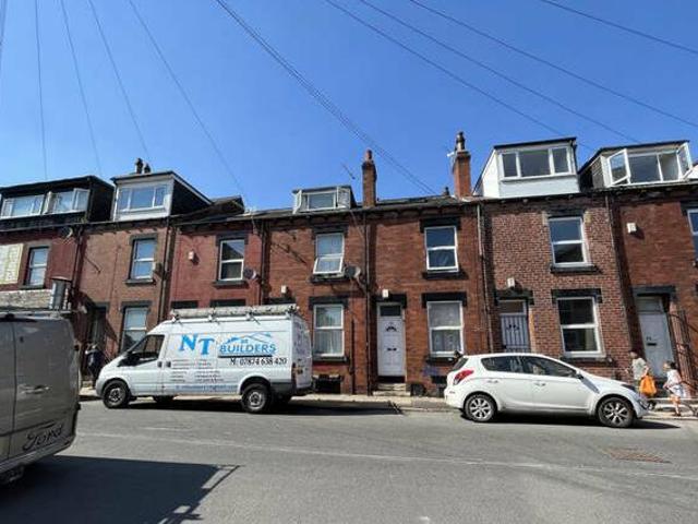 4 bedroom terraced house for rent in Royal Park Road Leeds LS6