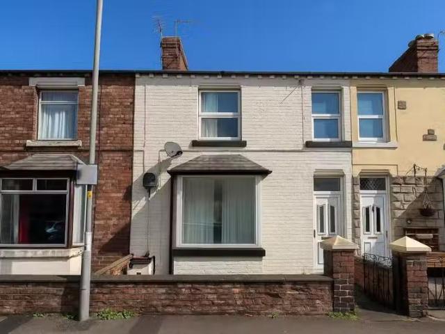 4 bedroom terraced house for rent in Romanby Road, Northallert.