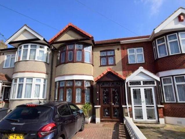 4 Bedroom Terraced House For Rent In Romford