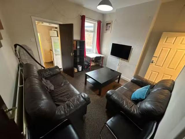 4 bedroom terraced house for rent in Rookery Road, Selly Oak.