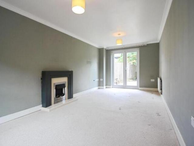 4 bedroom terraced house for rent in Ravensdale, Swindon, SN1