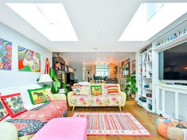 4 Bedroom Terraced House For Rent In Raynes Park, London