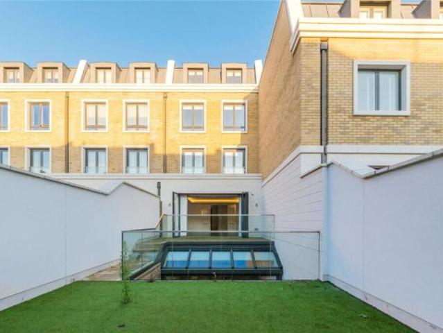 4 bedroom terraced house for rent in Rainsborough Square, Farm Lane, Fulham, London, SW6