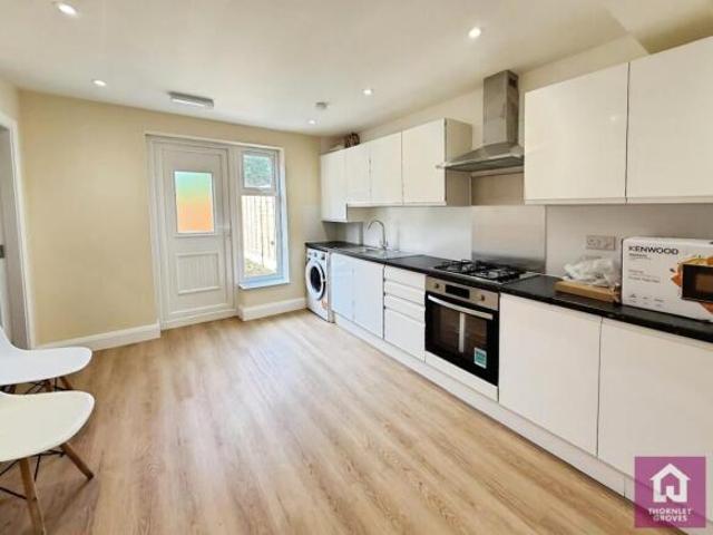 4 bedroom terraced house for rent in Redmere Grove, Manchester, Greater Manchester, M14