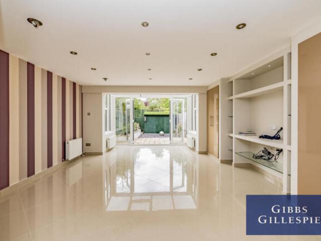 4 bedroom terraced house for rent in Reginald Road, Northwood, HA6