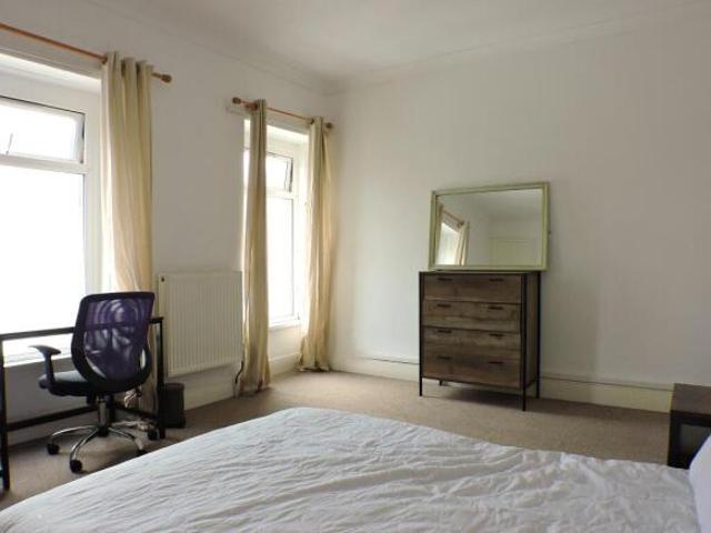 4 bedroom terraced house for rent in Rhondda Street, Swansea, SA1