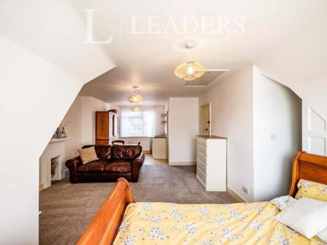 4 bedroom terraced house for rent in Richmond Road, Worthing, BN11