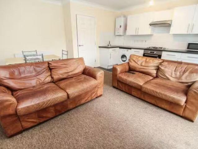 4 bedroom terraced house for rent in Richards Close, Bournemou.