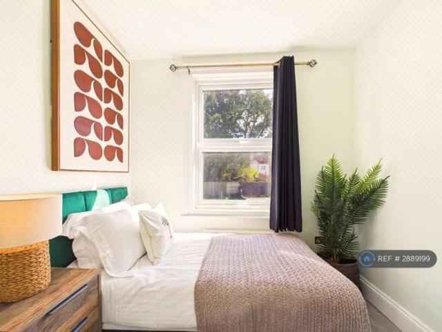 4 bedroom terraced house for rent in Ridgway Road, Luton, LU2