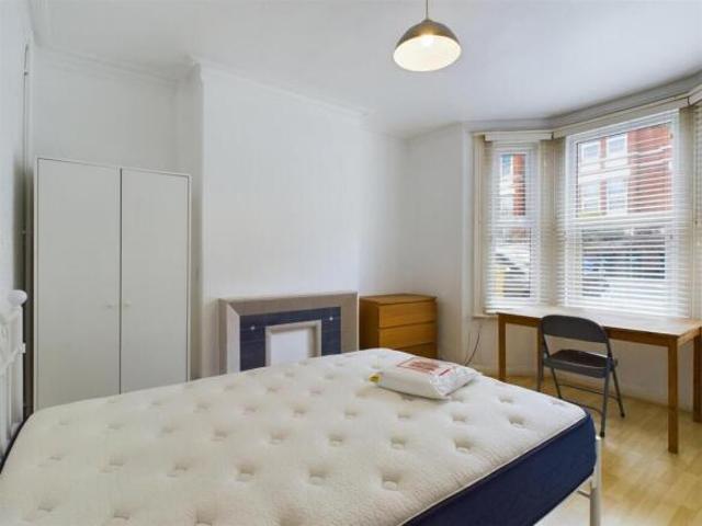 4 bedroom terraced house for rent in Riley Road, Brighton, BN2