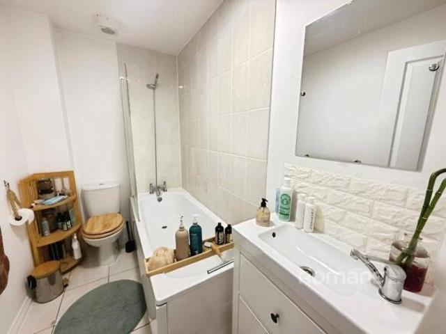 4 bedroom terraced house for rent in Risinghurst Mews, Basingstoke, Hampshire, RG24