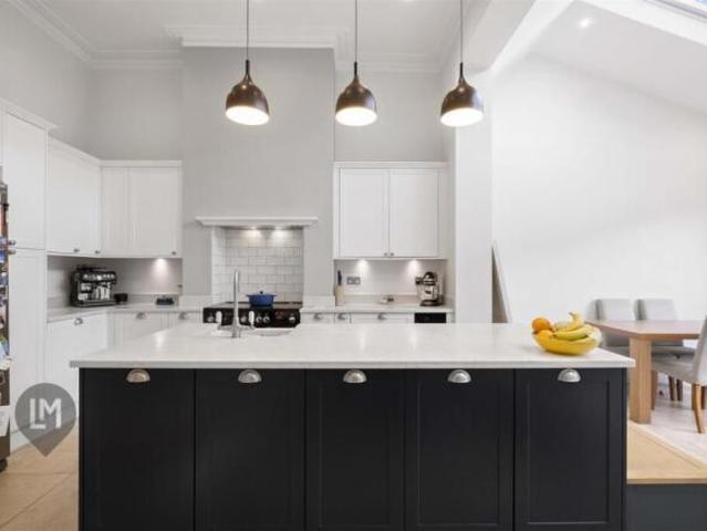 4 bedroom terraced house for rent in Wolseley Avenue, London, SW19