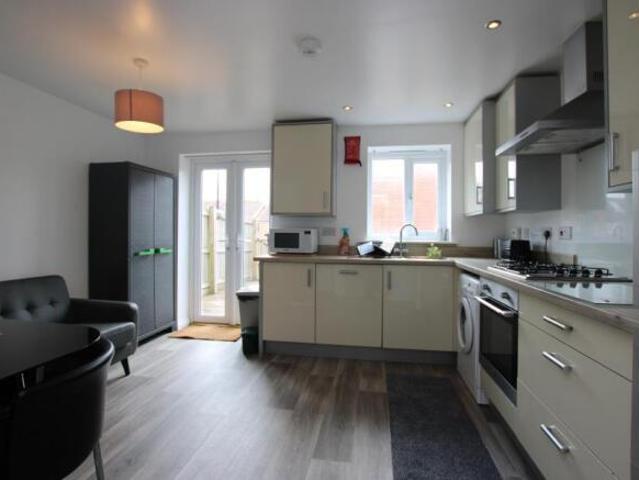 4 bedroom terraced house for rent in Wood Mead Cheswick Village, BS16