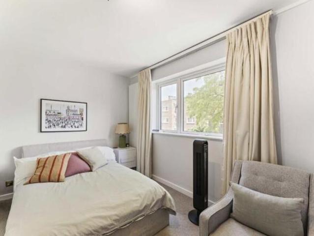 4 bedroom terraced house for rent in Woodsford Square, Holland Park, W14