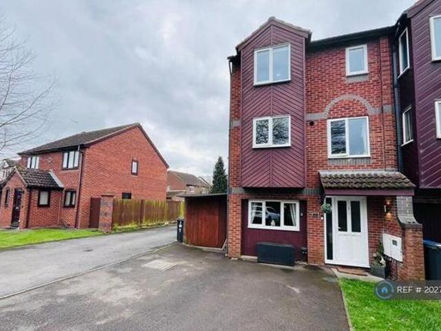 4 Bedroom Terraced House For Rent In Warwick