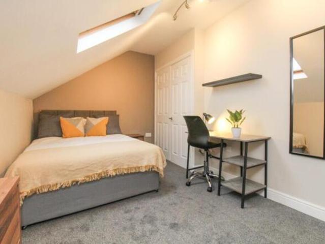 4 bedroom terraced house for rent in Wetherby Grove, Burley, Leeds, West Yorkshire, LS4