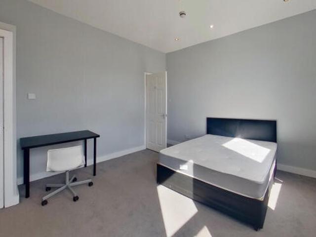 4 bedroom terraced house for rent in Wetherby Grove, Burley, Leeds, West Yorkshire, LS4