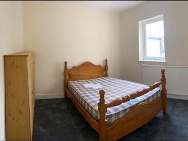 4 bedroom terraced house for rent in Wellington Road, London, E6