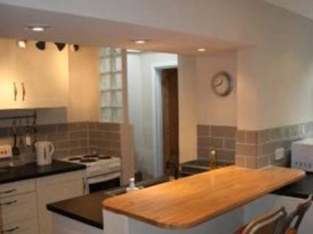 4 bedroom terraced house for rent in West Avenue BA2