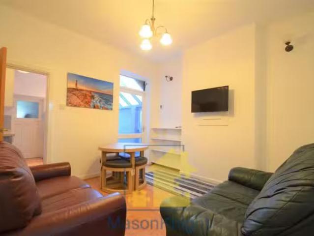 4 bedroom terraced house for rent in Westminster Road, Selly O.