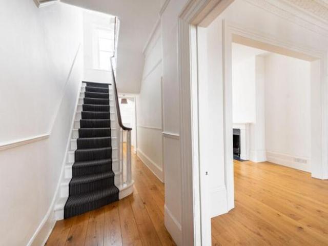 4 bedroom terraced house for rent in Westbourne Grove, London, W11