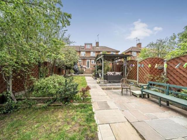 4 bedroom terraced house for rent in Westcott Crescent, Hanwell, London, W7