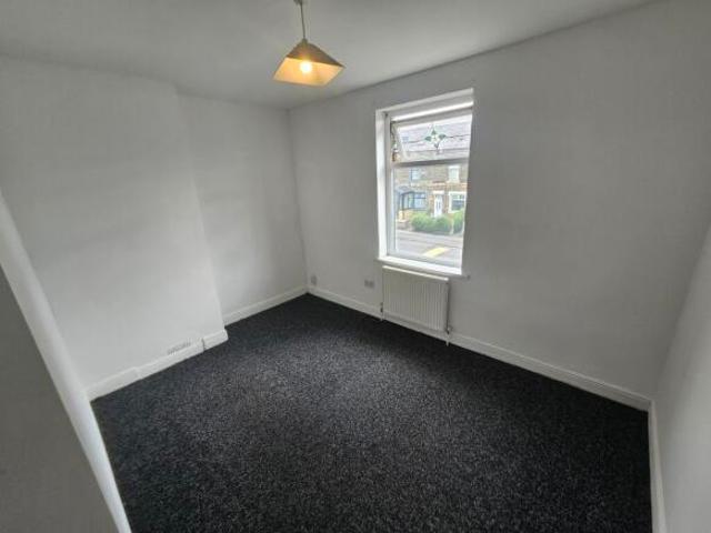 4 bedroom terraced house for rent in Westfield Road, Bradford, BD9