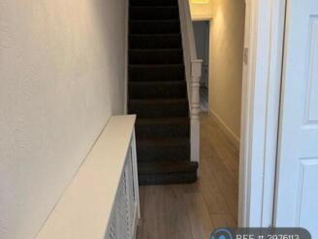 4 bedroom terraced house for rent in Whippendell Road, Watford, WD18