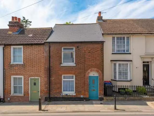 4 bedroom terraced house for rent in Whitstable Road, CT2
