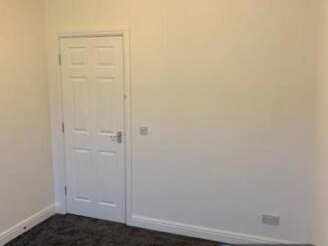 4 bedroom terraced house for rent in William Avenue, Leeds, LS15