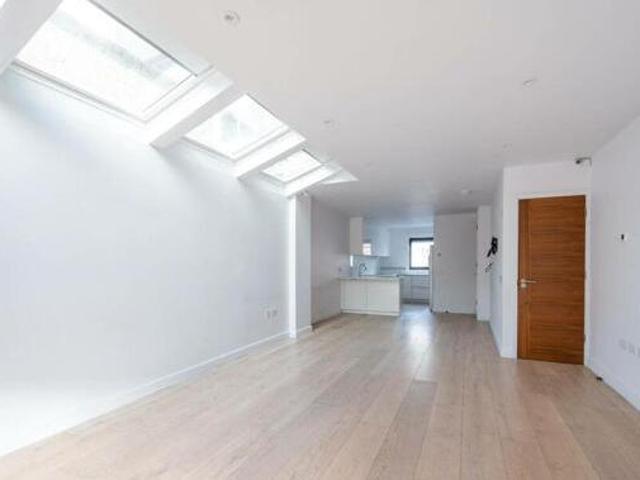 4 Bedroom Terraced House For Rent In Wimbledon, London
