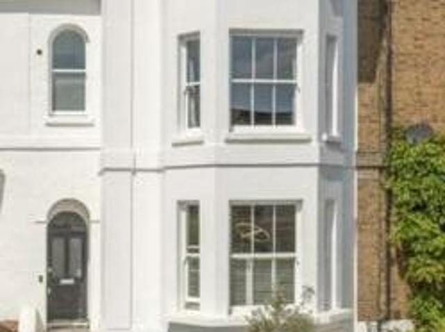 4 Bedroom Terraced House For Rent In Windsor