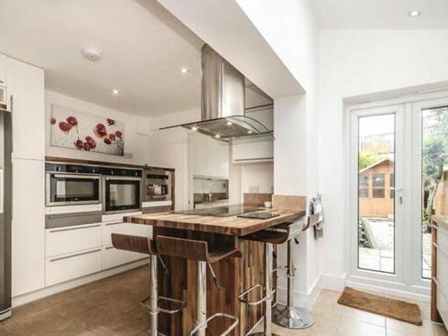 4 Bedroom Terraced House For Rent In Windsor, Berkshire