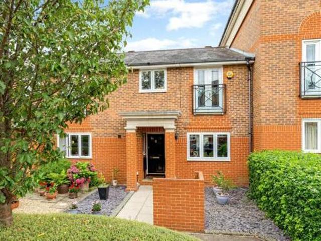 4 Bedroom Terraced House For Rent In Windsor, Berkshire