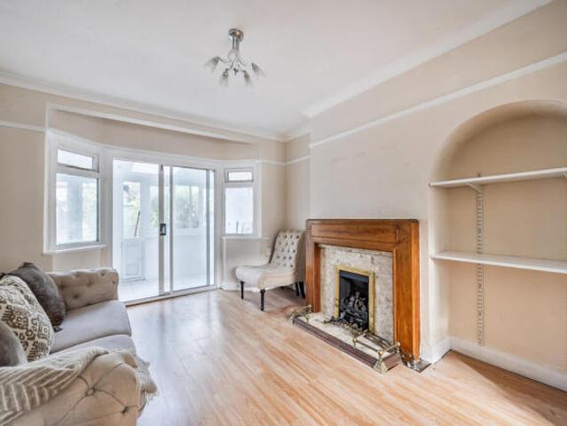 4 bedroom terraced house for rent in Tamworth Lane, Mitcham, London, CR4