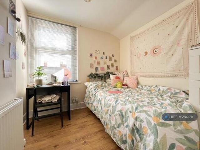 4 bedroom terraced house for rent in Tewekesbury St, Cardiff, CF24